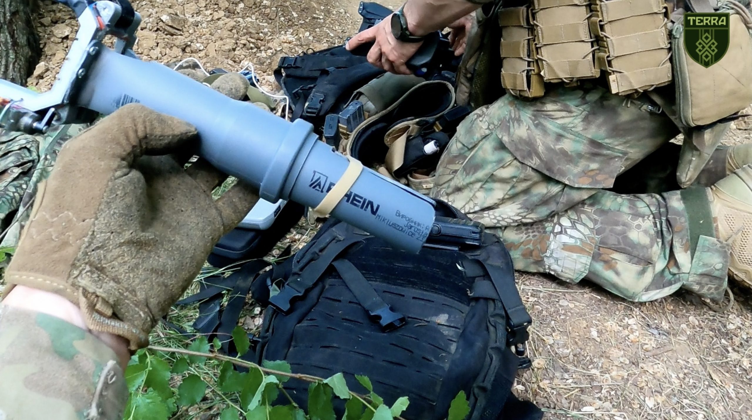 Thanks for providing the grenade drop holder. Dropping a grenade